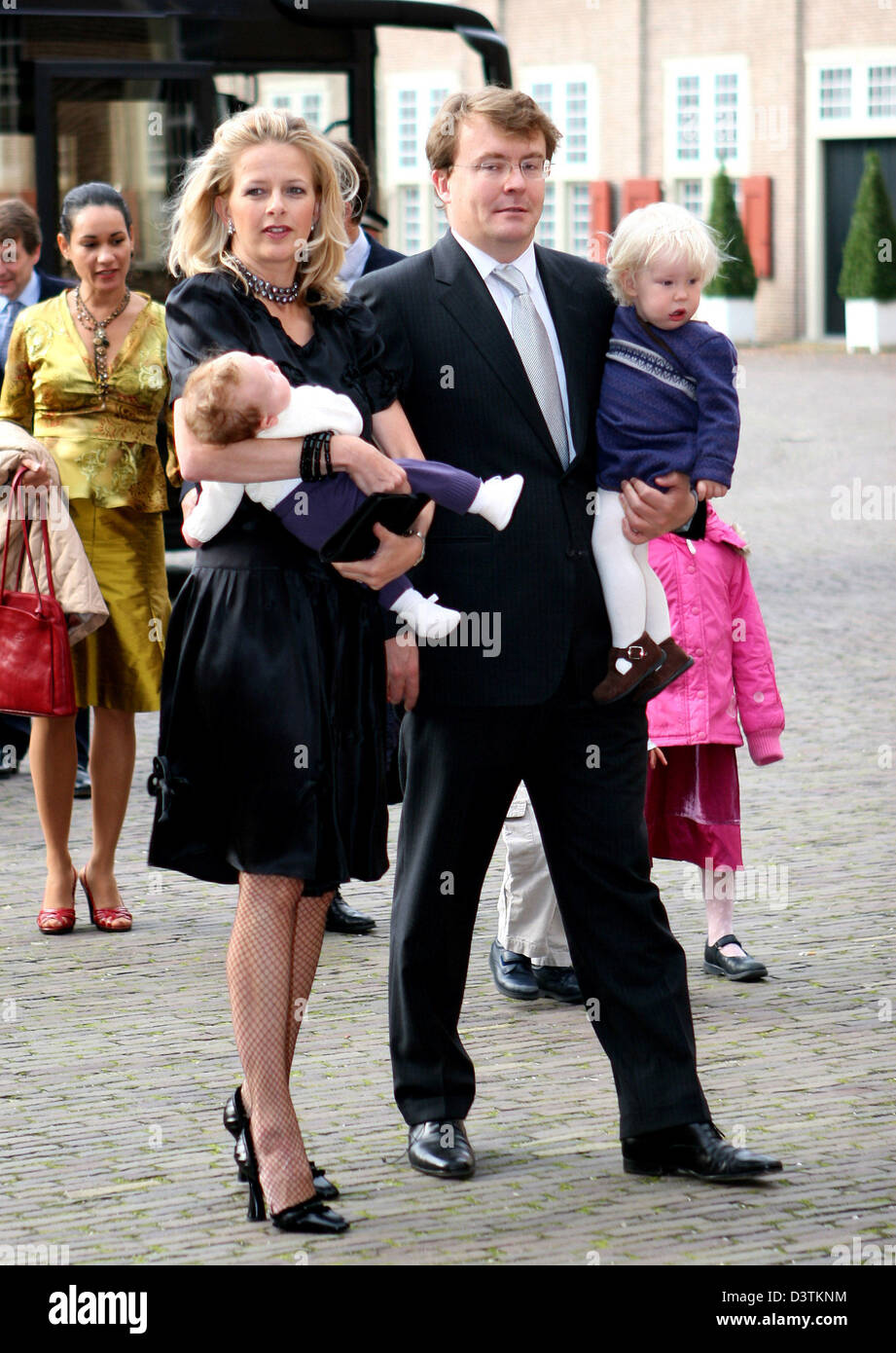 Prinz Friso und Prinzessin Mabel mit ihren Töchtern Luana und Zairia ...