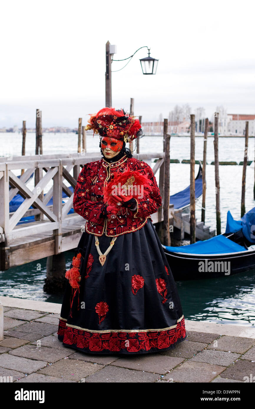 Venice cat mask -Fotos und -Bildmaterial in hoher Auflösung - Seite 3 ...
