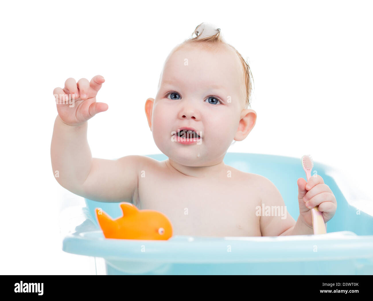 Kind badewanne mädchen -Fotos und -Bildmaterial in hoher Auflösung – Alamy