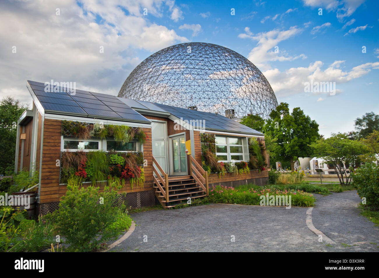 Autarkes solarhaus -Fotos und -Bildmaterial in hoher Auflösung – Alamy