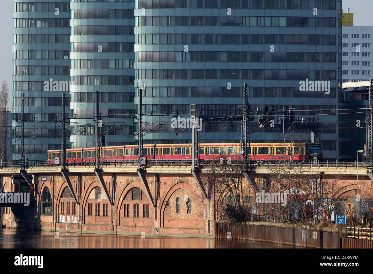 U bahn transit stadtbahn -Fotos und -Bildmaterial in hoher Auflösung ...