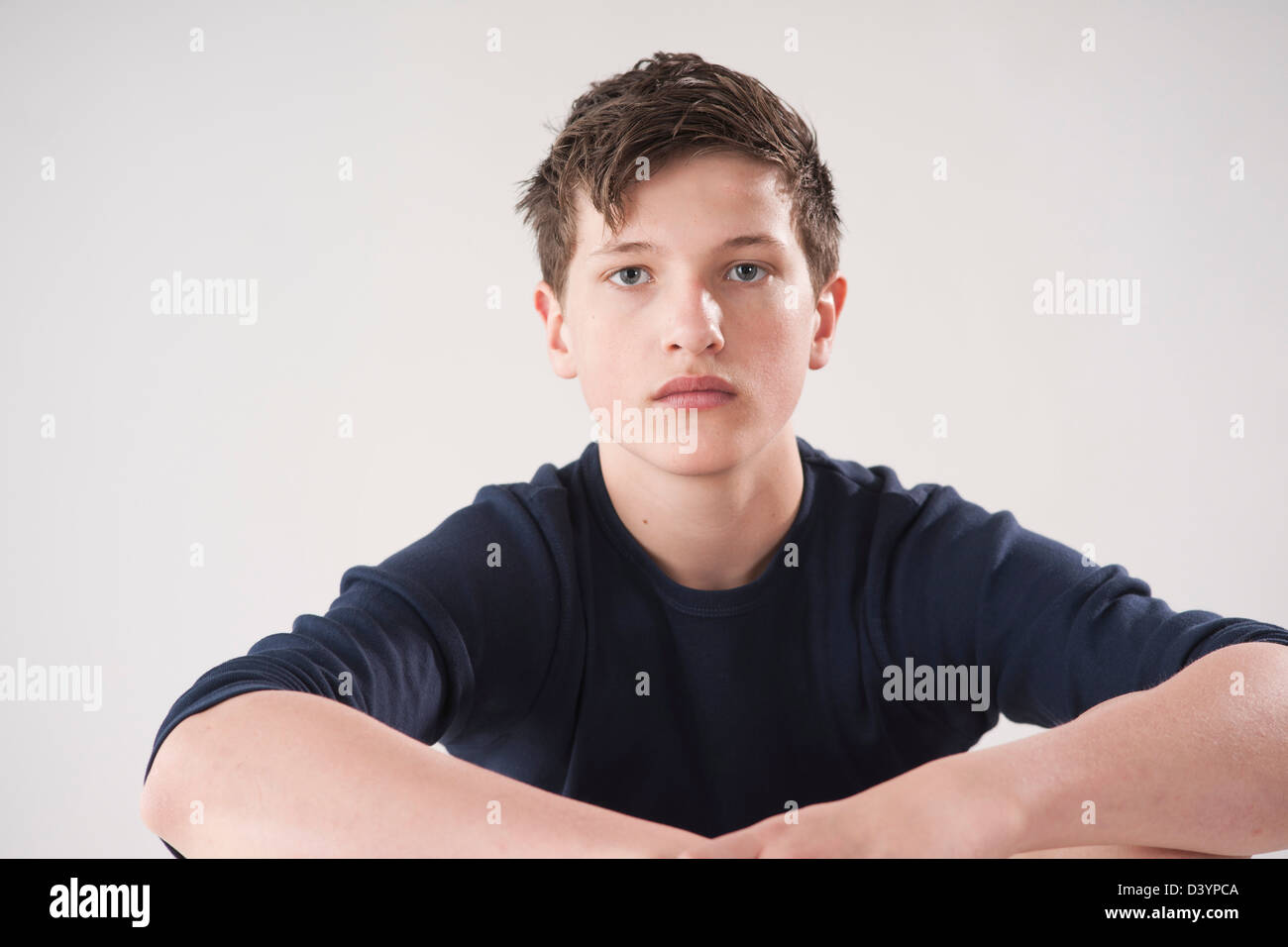 Young 14 year boy head shot -Fotos und -Bildmaterial in hoher Auflösung ...