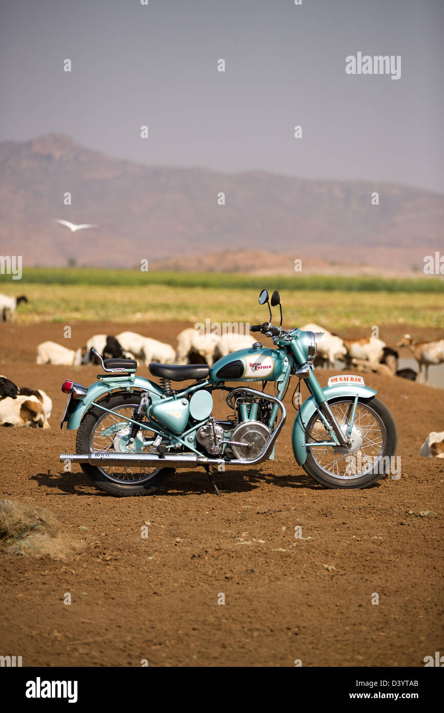 Royal enfield diesel bullet india -Fotos und -Bildmaterial in hoher ...