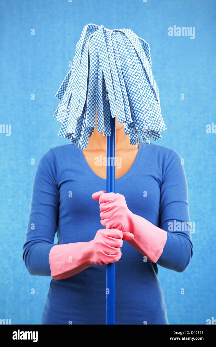 Mop lady -Fotos und -Bildmaterial in hoher Auflösung – Alamy