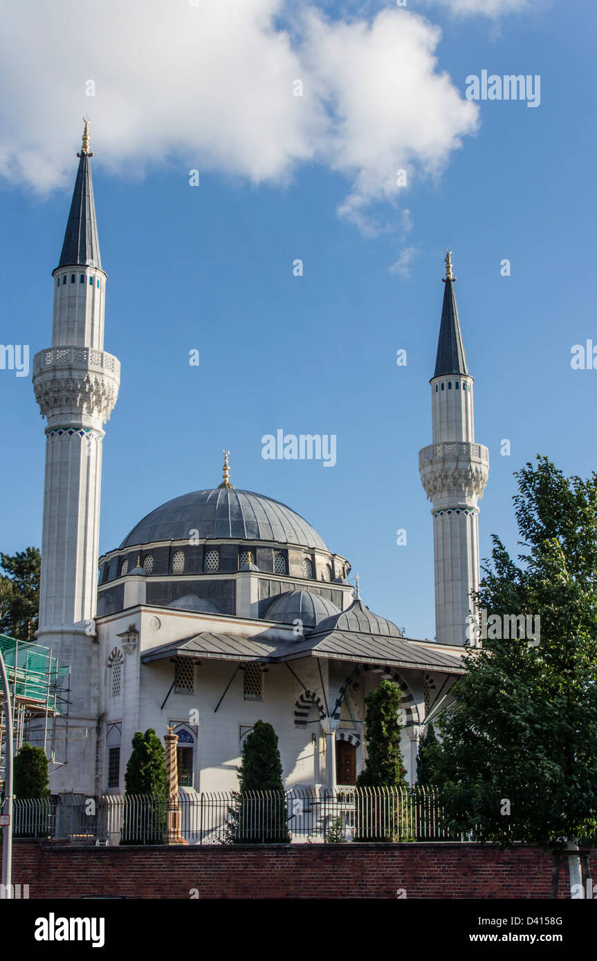 Moschee berlin -Fotos und -Bildmaterial in hoher Auflösung – Alamy