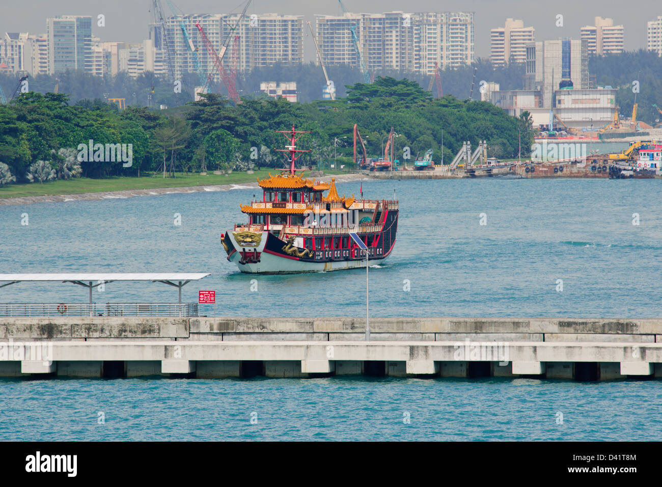 Singapur Kreuzfahrt, Containerterminal, Marina Bay Sands Hotel, Tube ...