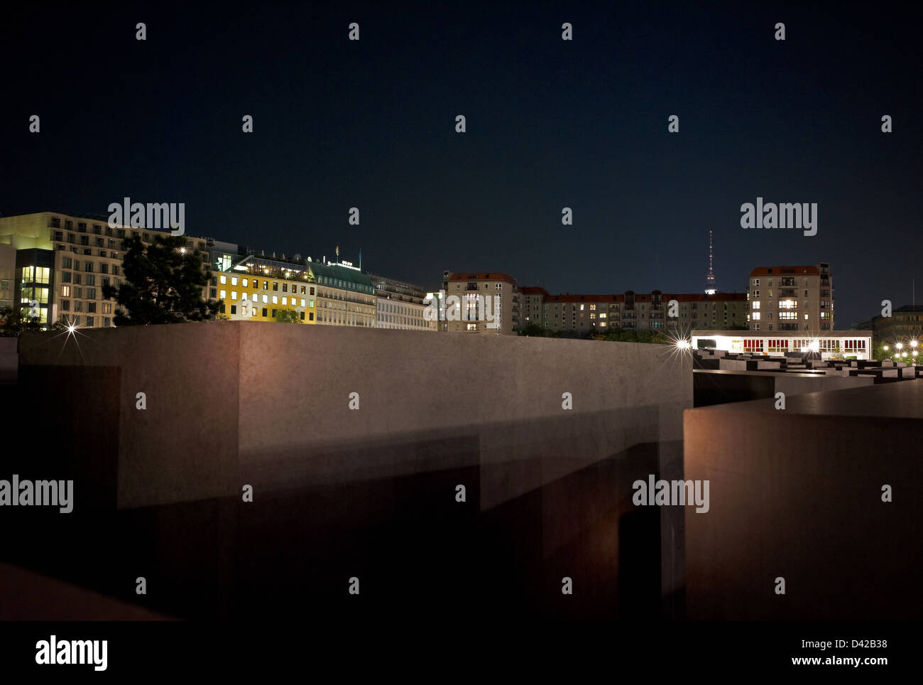 Field stelae outdoor holocaust memorial -Fotos und -Bildmaterial in ...