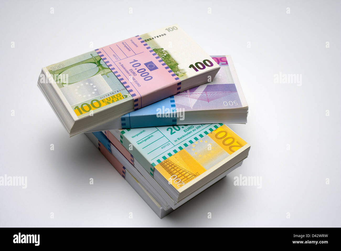 Euro scheine stapel -Fotos und -Bildmaterial in hoher Auflösung – Alamy