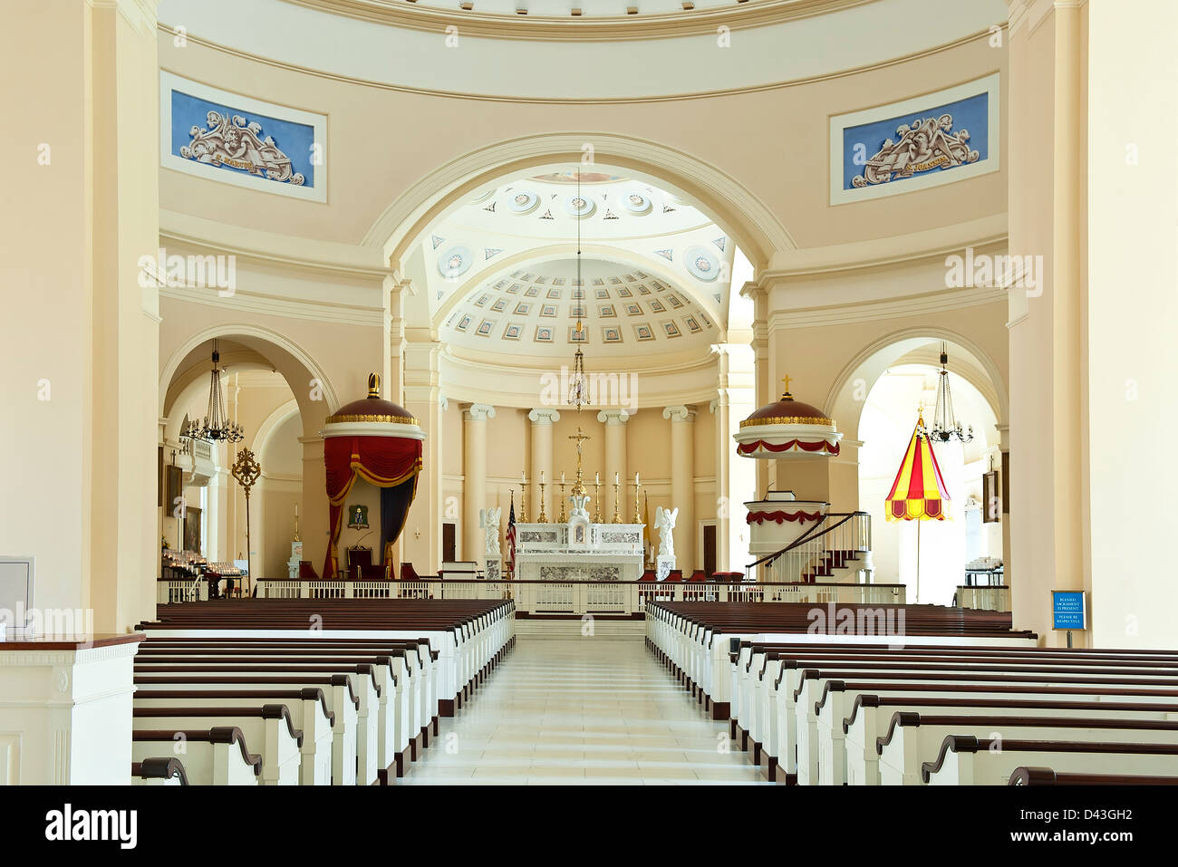 Kathedrale basilika der himmelfahrt der seligen jungfrau maria -Fotos und -Bildmaterial in hoher ...