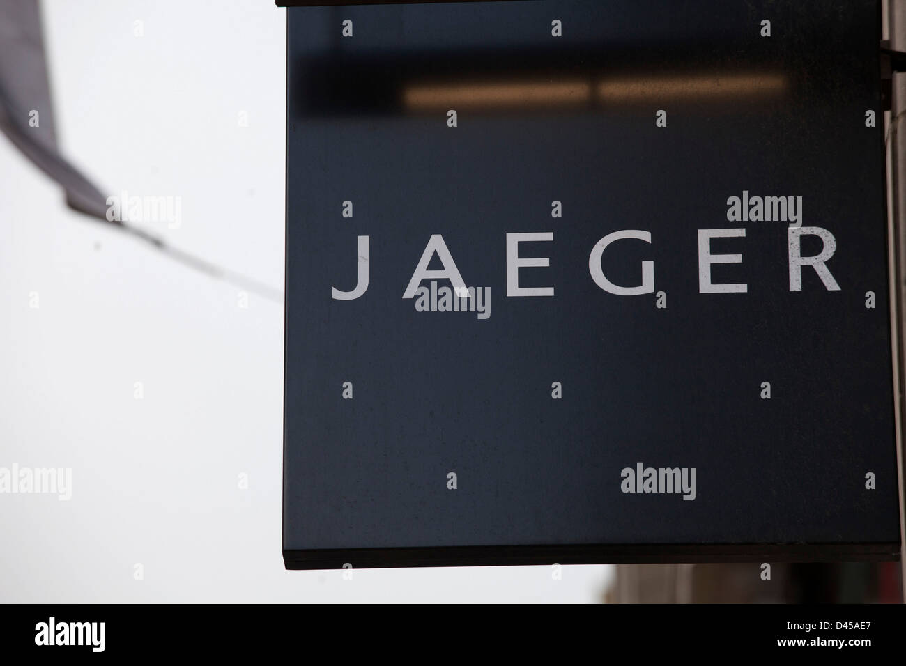 Jaeger logo -Fotos und -Bildmaterial in hoher Auflösung – Alamy