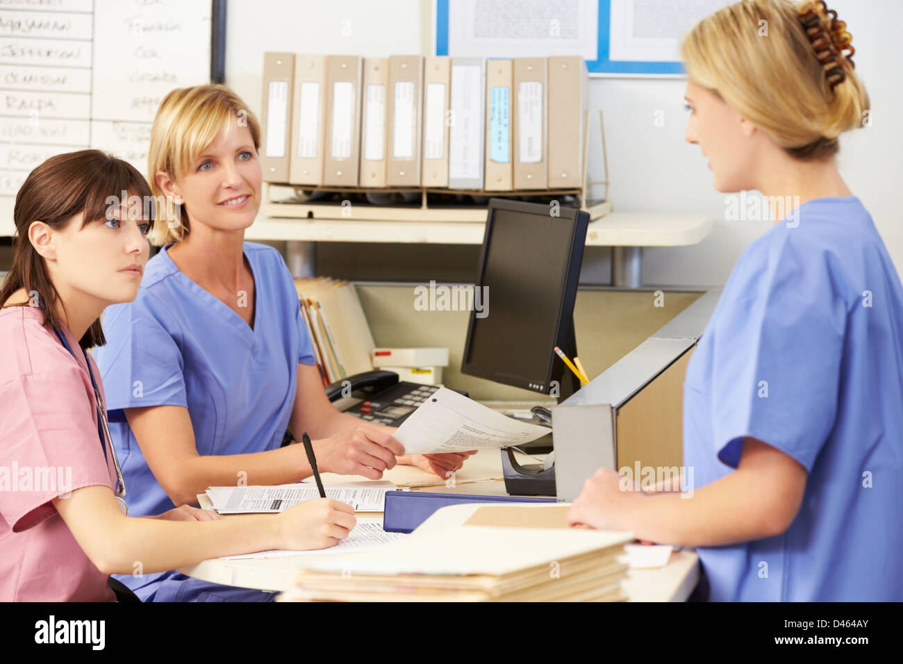 Krankenhaus krankenschwestern -Fotos und -Bildmaterial in hoher ...