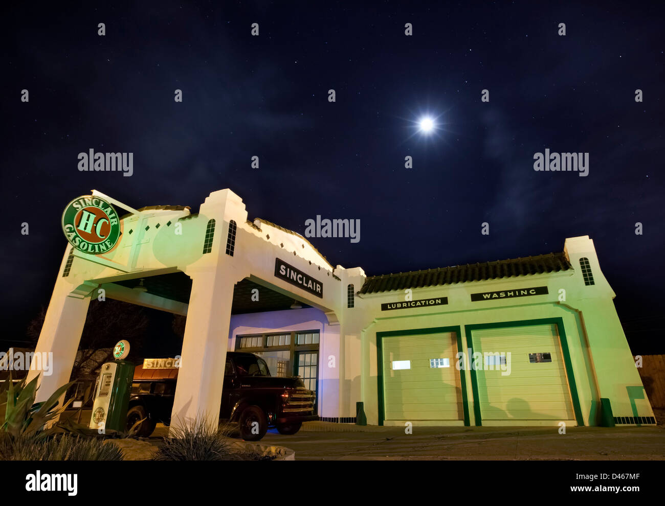 Retro tankstelle -Fotos und -Bildmaterial in hoher Auflösung – Alamy