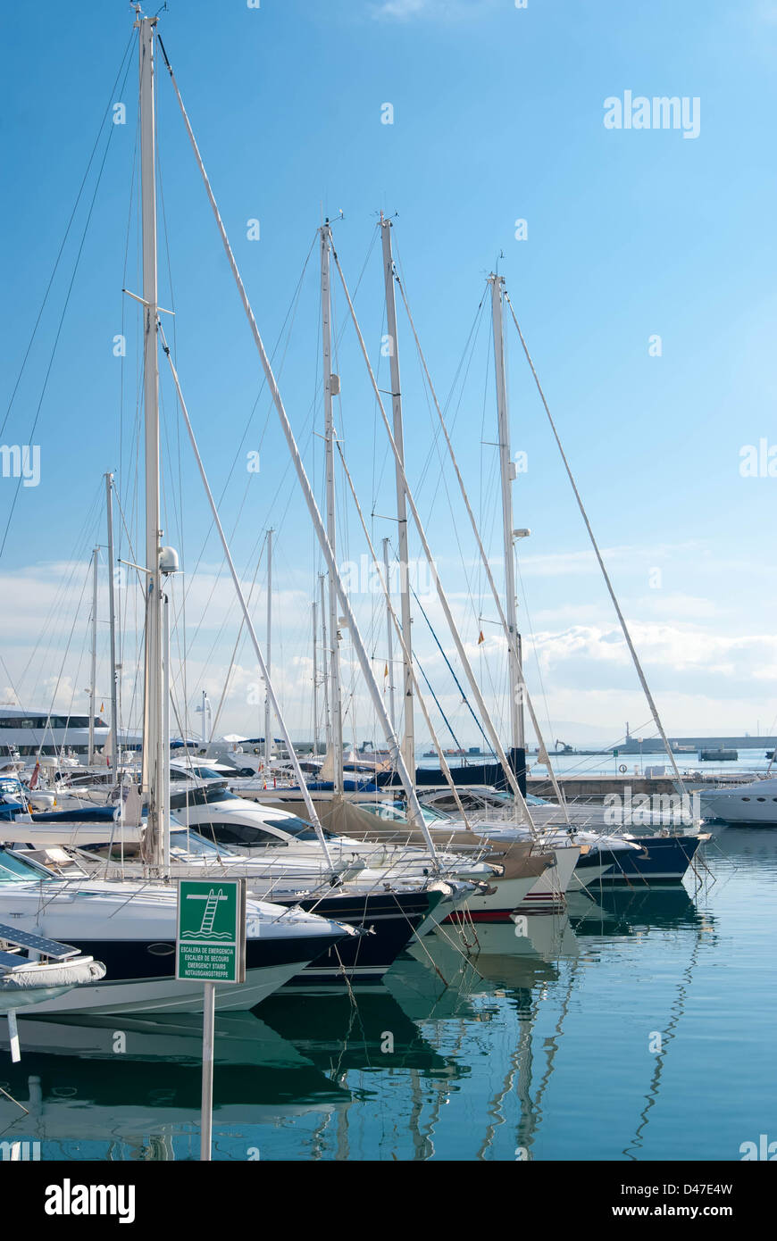 Gruppe von booten -Fotos und -Bildmaterial in hoher Auflösung – Alamy