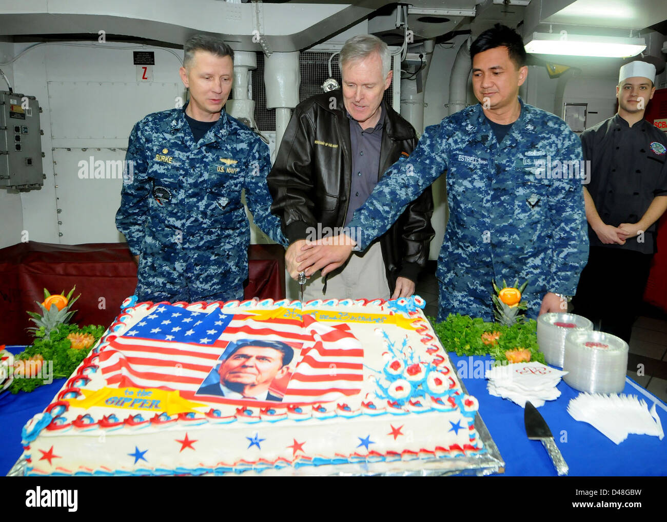 Die USS Ronald Reagan feiert ihren Namensvetter auf der Marinebasis ...