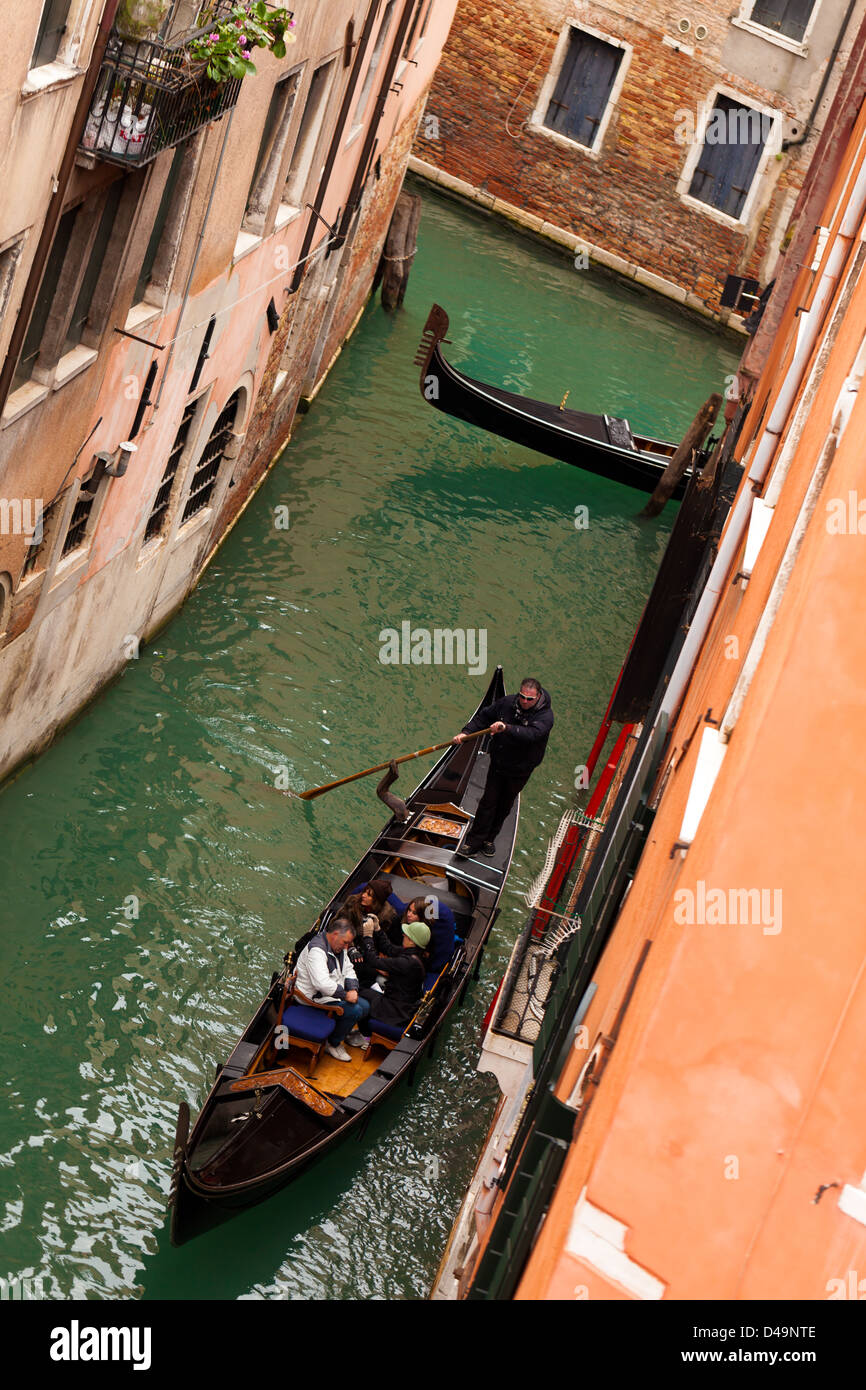 Eine gondel rudern -Fotos und -Bildmaterial in hoher Auflösung – Alamy