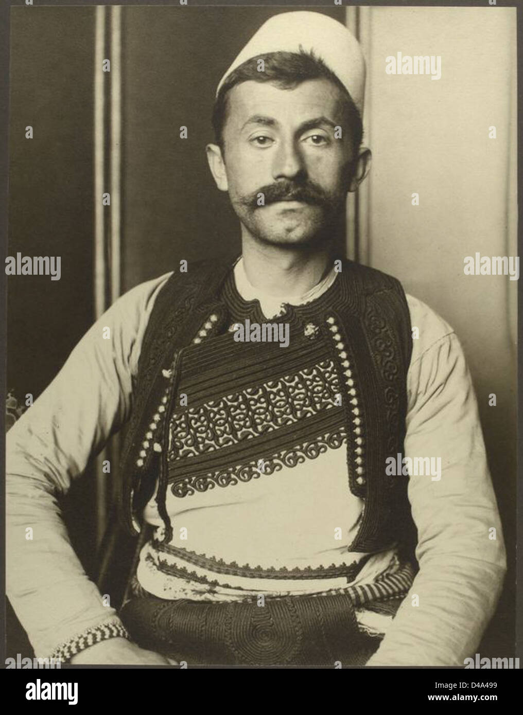 Albanischer hut -Fotos und -Bildmaterial in hoher Auflösung – Alamy
