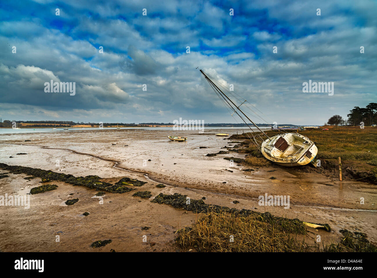 Flussboot ebbe -Fotos und -Bildmaterial in hoher Auflösung – Alamy