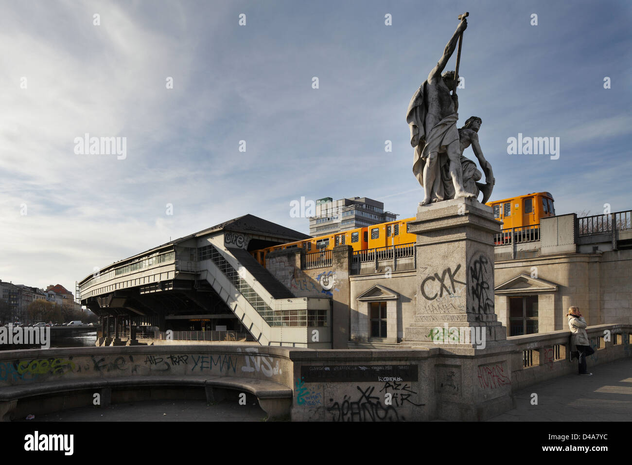 Mehringdamm u bahn -Fotos und -Bildmaterial in hoher Auflösung – Alamy
