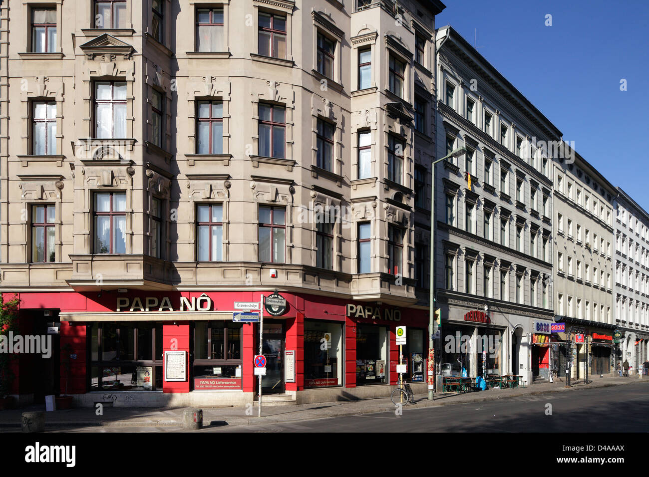 Berlin Kreuzberg The Oranienstrasse Stockfotos & Berlin Kreuzberg The ...