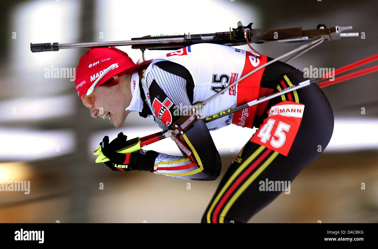 Kati Wilhelm Deutschlands kommt in vierte bei den Biathlon Weltcup in ...