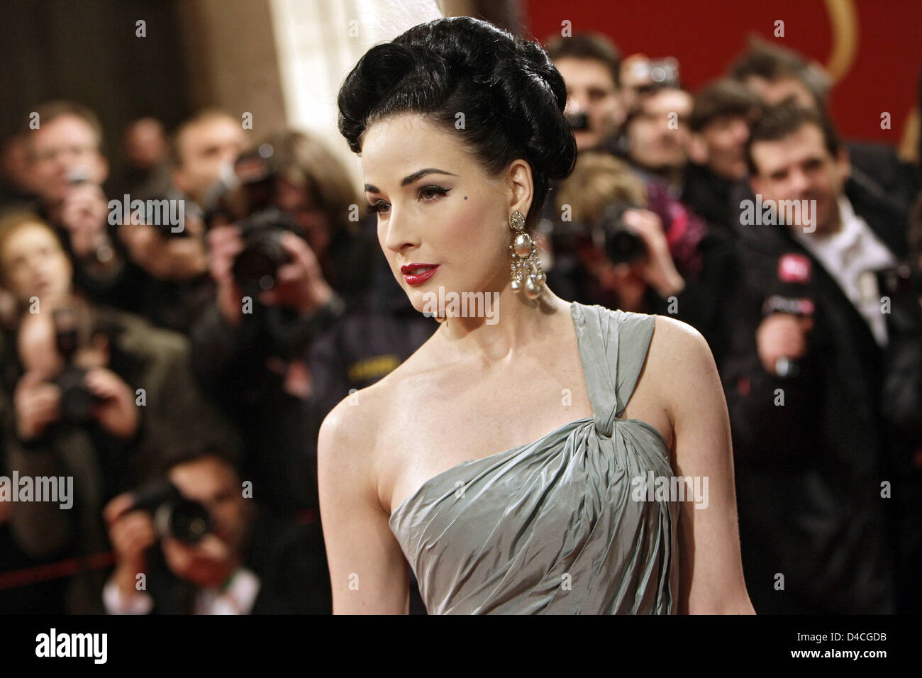 Us actress model dita von teese -Fotos und -Bildmaterial in hoher ...