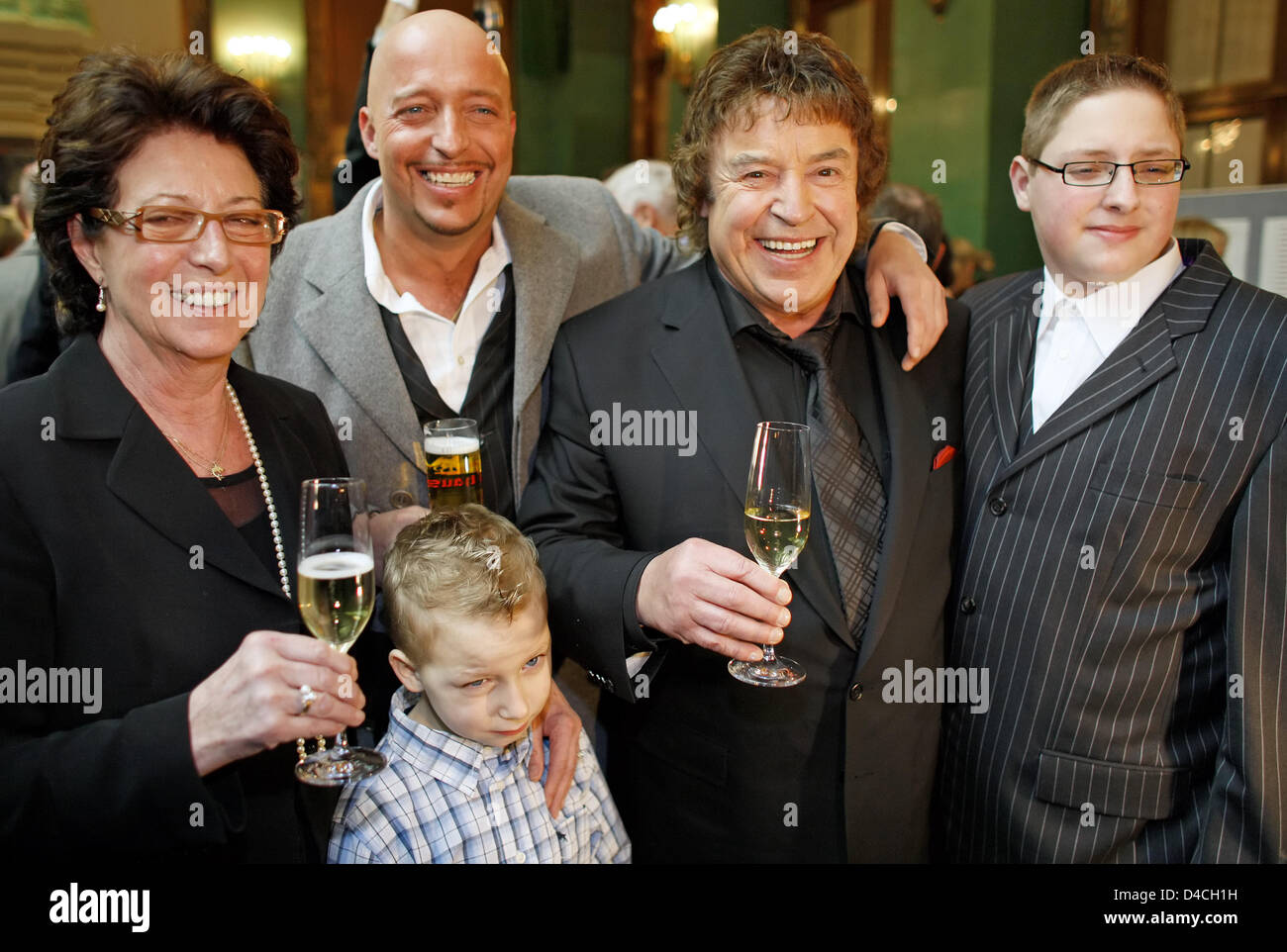 Tony Marshall Stockfotos und -bilder Kaufen - Alamy