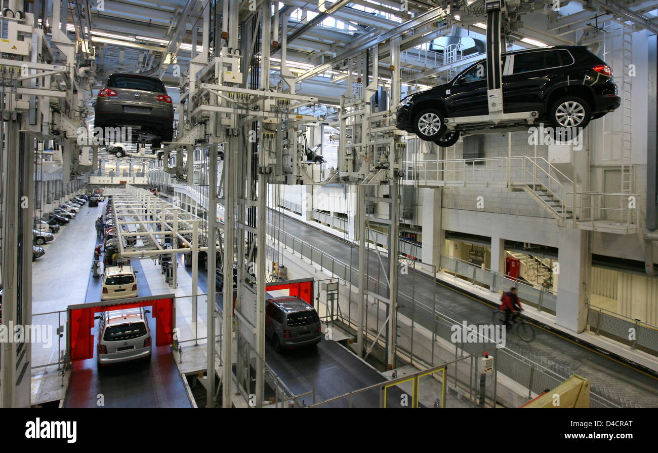 Volkswagen (VW) Tiguan und Touran sind durch Auto 5000 GmbH auf dem ...