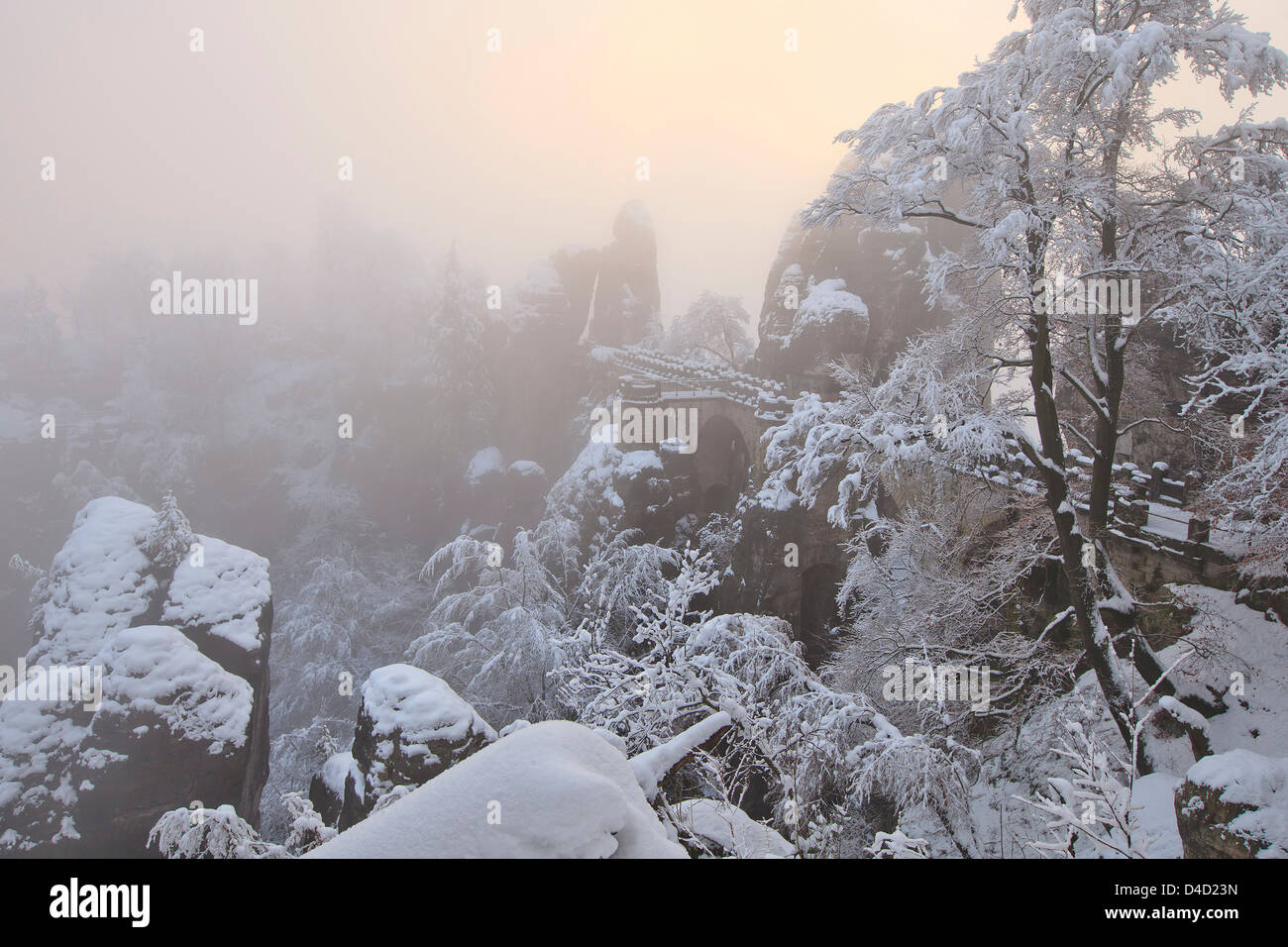 Bastei winterlandschaft -Fotos und -Bildmaterial in hoher Auflösung – Alamy