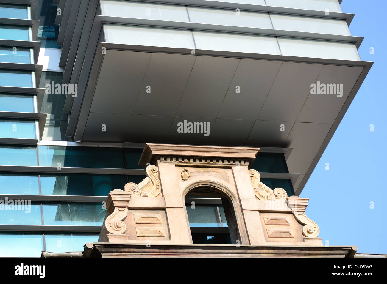 Neues versus altes design -Fotos und -Bildmaterial in hoher Auflösung ...