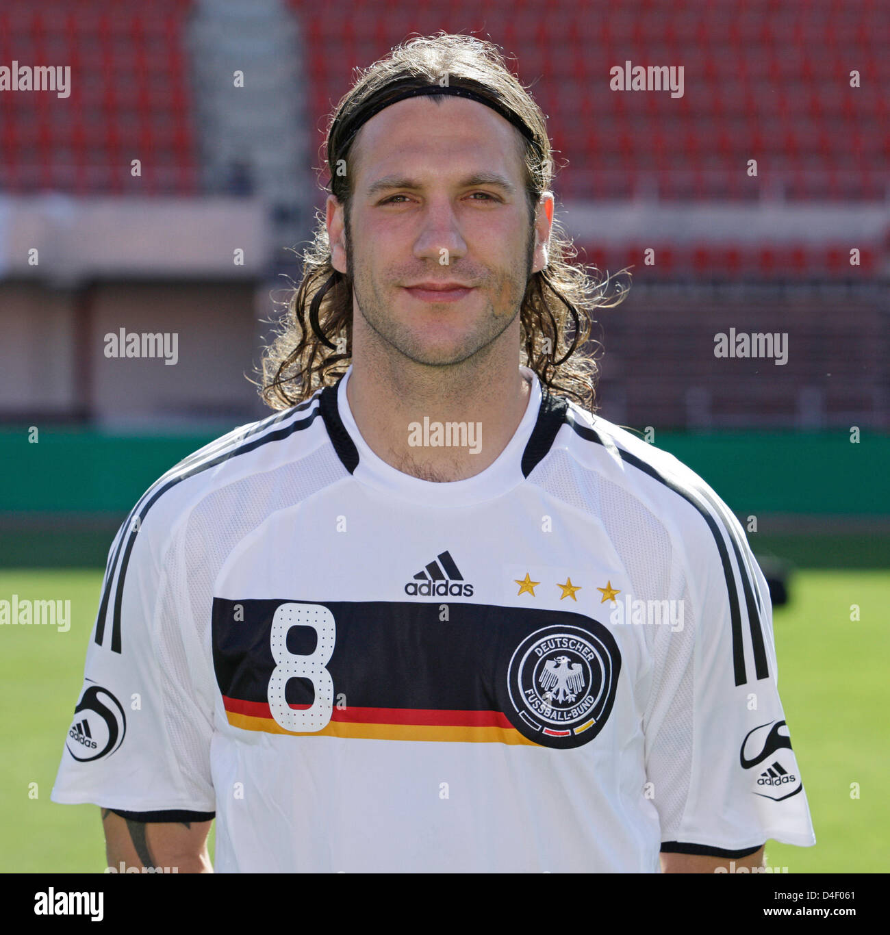 Nationalspieler Torsten Frings stellt bei einem Foto-Shooting im Ono ...