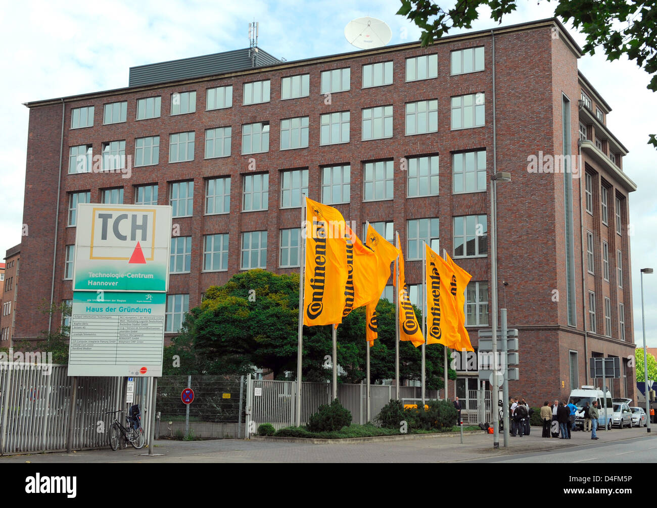 Continental headquarters in hanover germany -Fotos und -Bildmaterial in ...