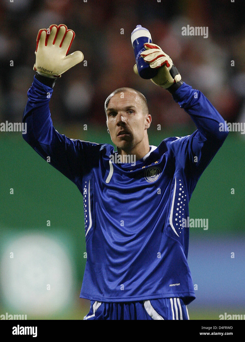 Goalkeeper robert enke -Fotos und -Bildmaterial in hoher Auflösung – Alamy