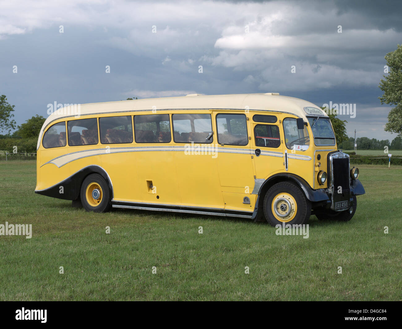 Oldtimer bus -Fotos und -Bildmaterial in hoher Auflösung – Alamy