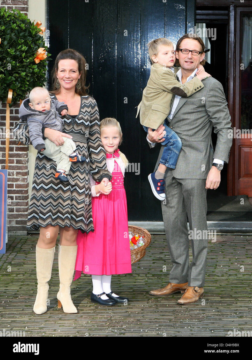 Prinzessin Annette und Prinz Bernhard verlassen Schloss Het Loo mit ...