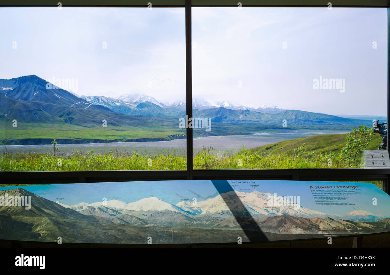 Karte und Fenster Blick auf Mt. McKinley (Denali Berg) und die Alaska ...