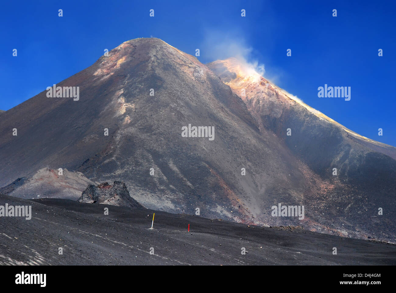 Italien sizilien ätna vulkan krater -Fotos und -Bildmaterial in hoher ...