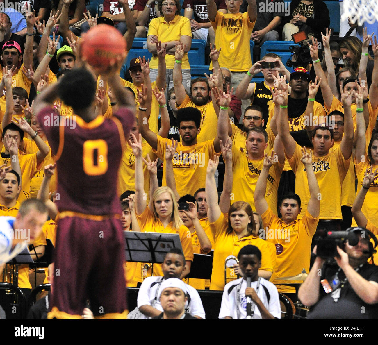 13. März 2013: Fans der ASU bei den NCAA-Basketball-Spiel zwischen den ...