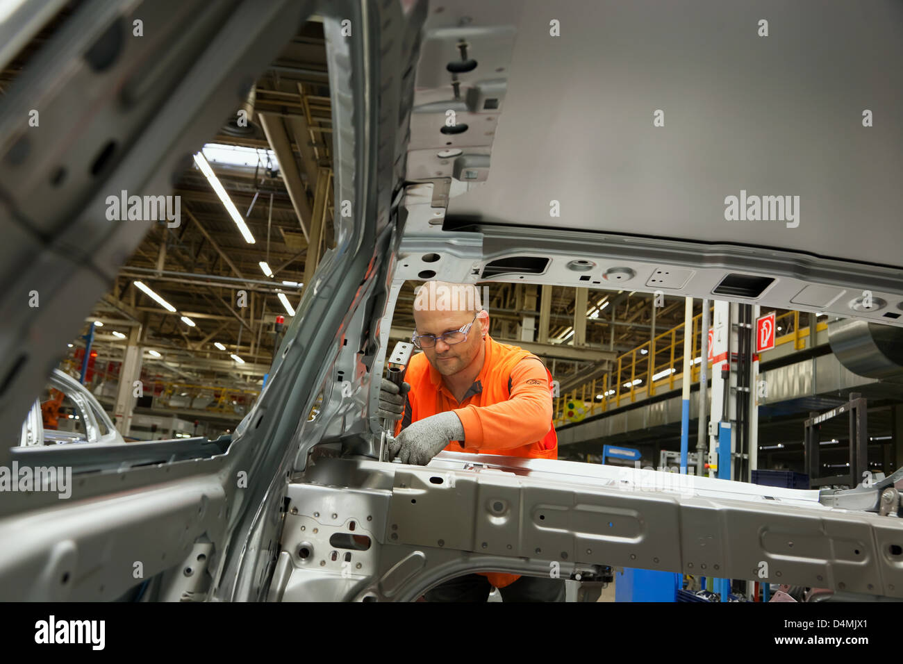 Saarlouis, Deutschland, Ford-Werk Saarlouis, Ford Focus am Fließband ...