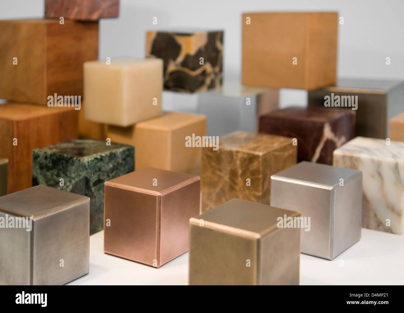 Different solid materials cube -Fotos und -Bildmaterial in hoher ...