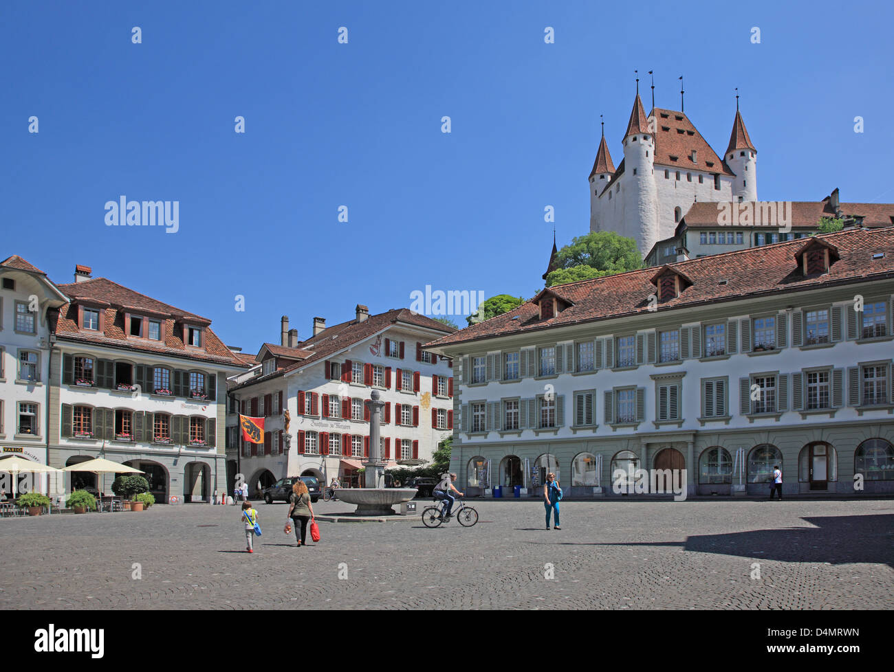 Altstadt thun schloss thun -Fotos und -Bildmaterial in hoher Auflösung ...