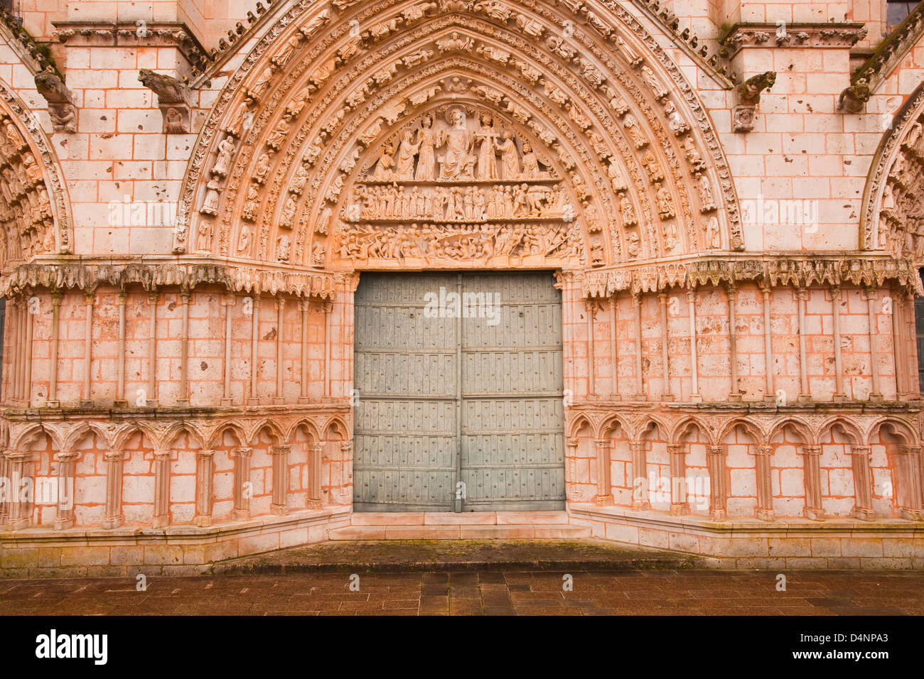 Mittelalterliches tympanon -Fotos und -Bildmaterial in hoher Auflösung ...