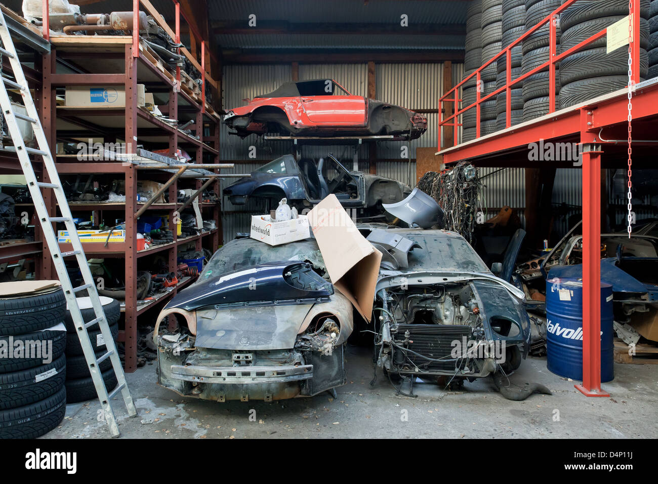 Berlin, Deutschland, alte Porsche Autos in das Lager von einem Auto ...