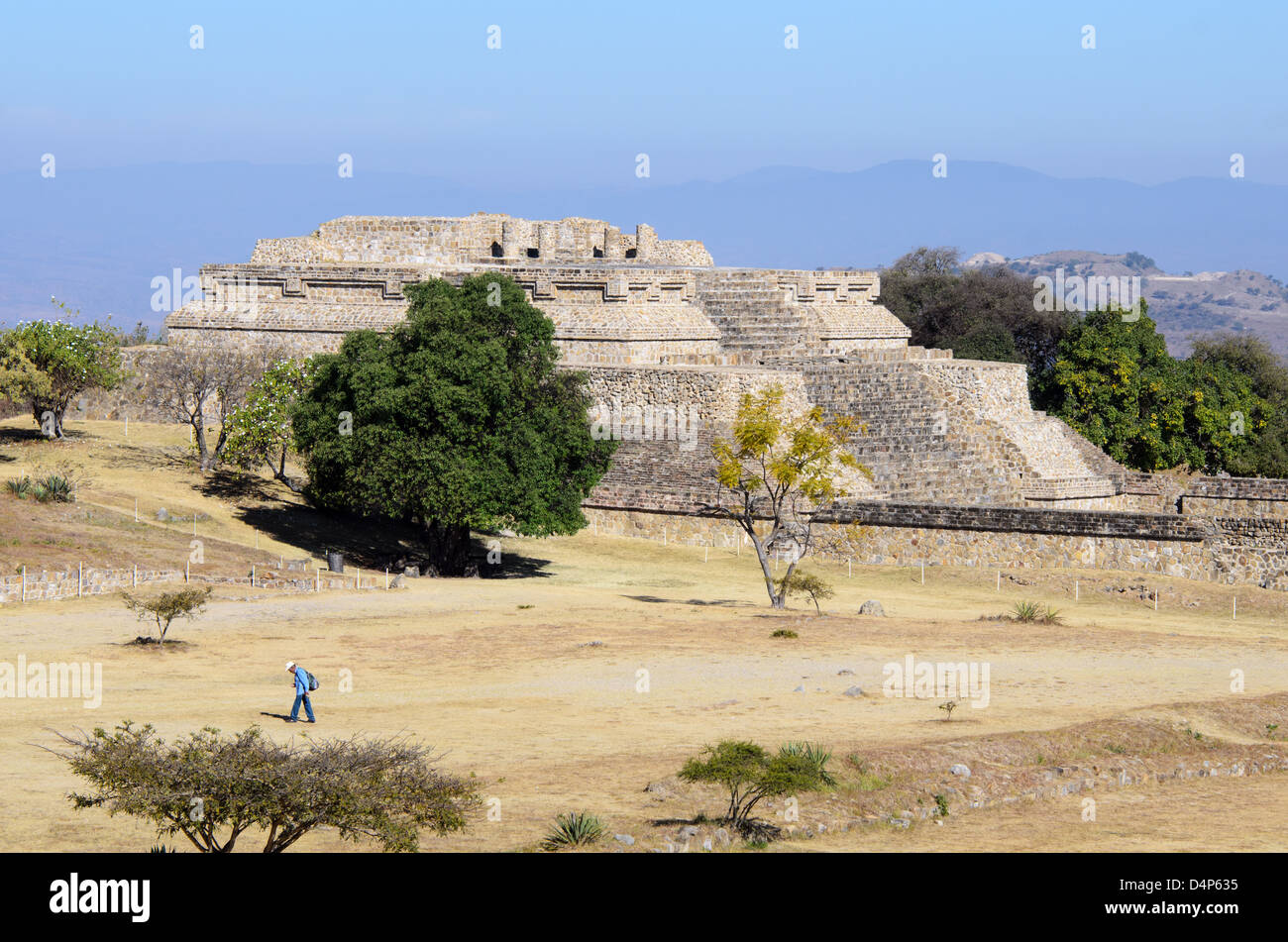 Tempel talud tablero -Fotos und -Bildmaterial in hoher Auflösung – Alamy