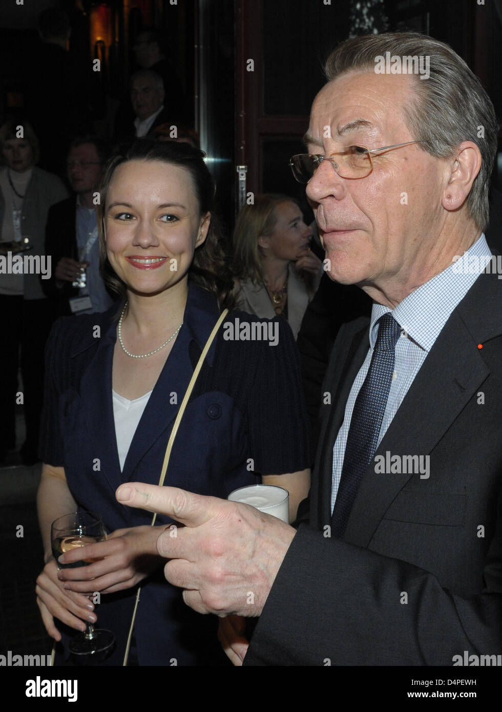 SPD-Vorsitzende Franz Muentefering (69) und seine neue Freundin ...