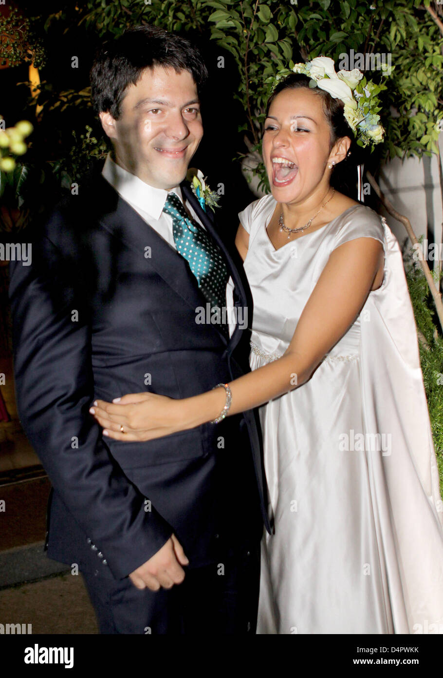 Bernardo Guillermo (L) und Eva Prinz-Valdes (R) Umarmung nach ihrer ...