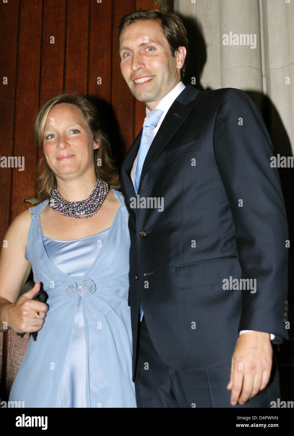 Prinzessin Margarita von Bourbon-Parma (L) und ihr Ehemann Tjalling ten ...