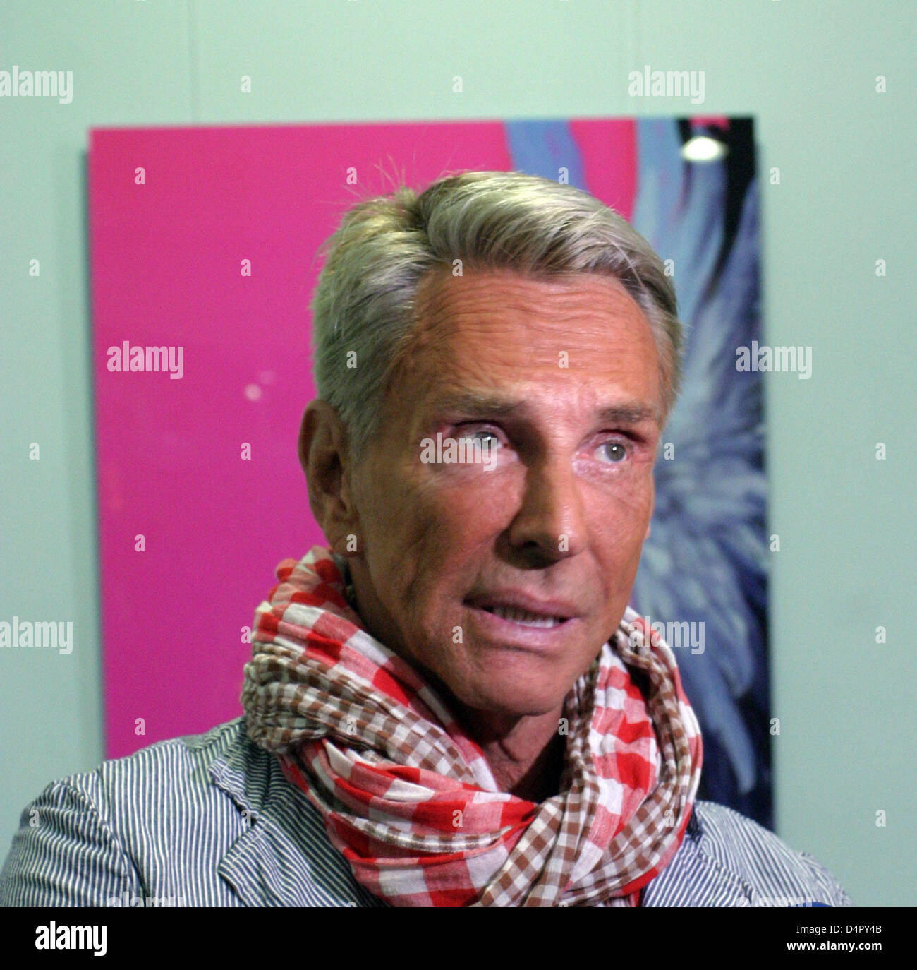 Fashion designer wolfgang joop poses -Fotos und -Bildmaterial in hoher ...