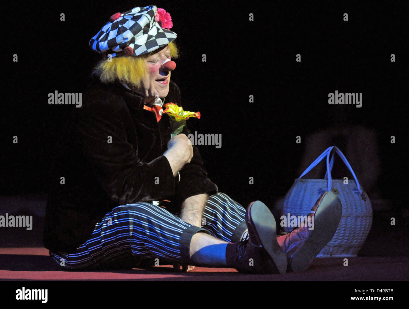 Russian circus clown oleg popov -Fotos und -Bildmaterial in hoher ...