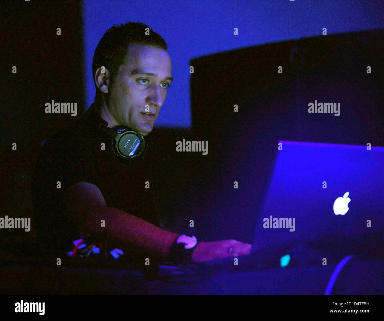 Gesichtsausdruck dj techno mtv -Fotos und -Bildmaterial in hoher ...