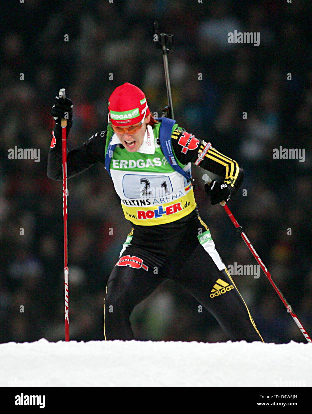 German Kati Wilhelm in Aktion während der 8. Biathlon World Team ...
